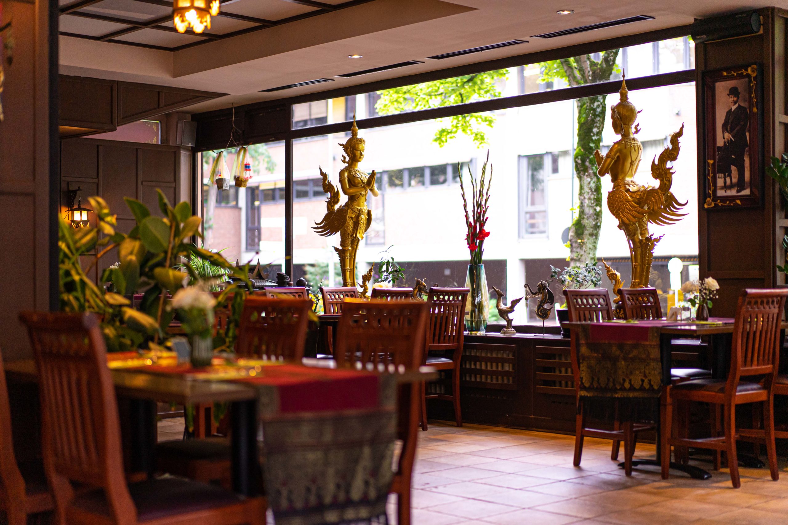 Das Restaurant • Lai Thai